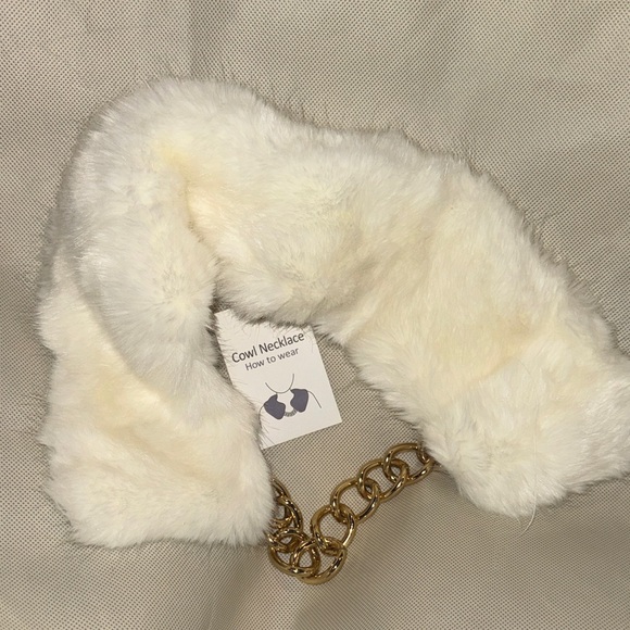 Charming Charlie | Accessories | New Elegant White Faux Fur Cowl ...
